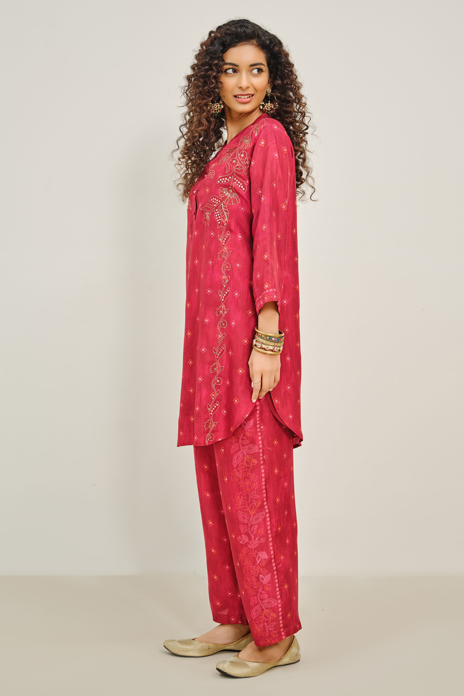 Buy Maroon Mahira Kurta Set Online In India at Global Desi F25S432P_MAROON