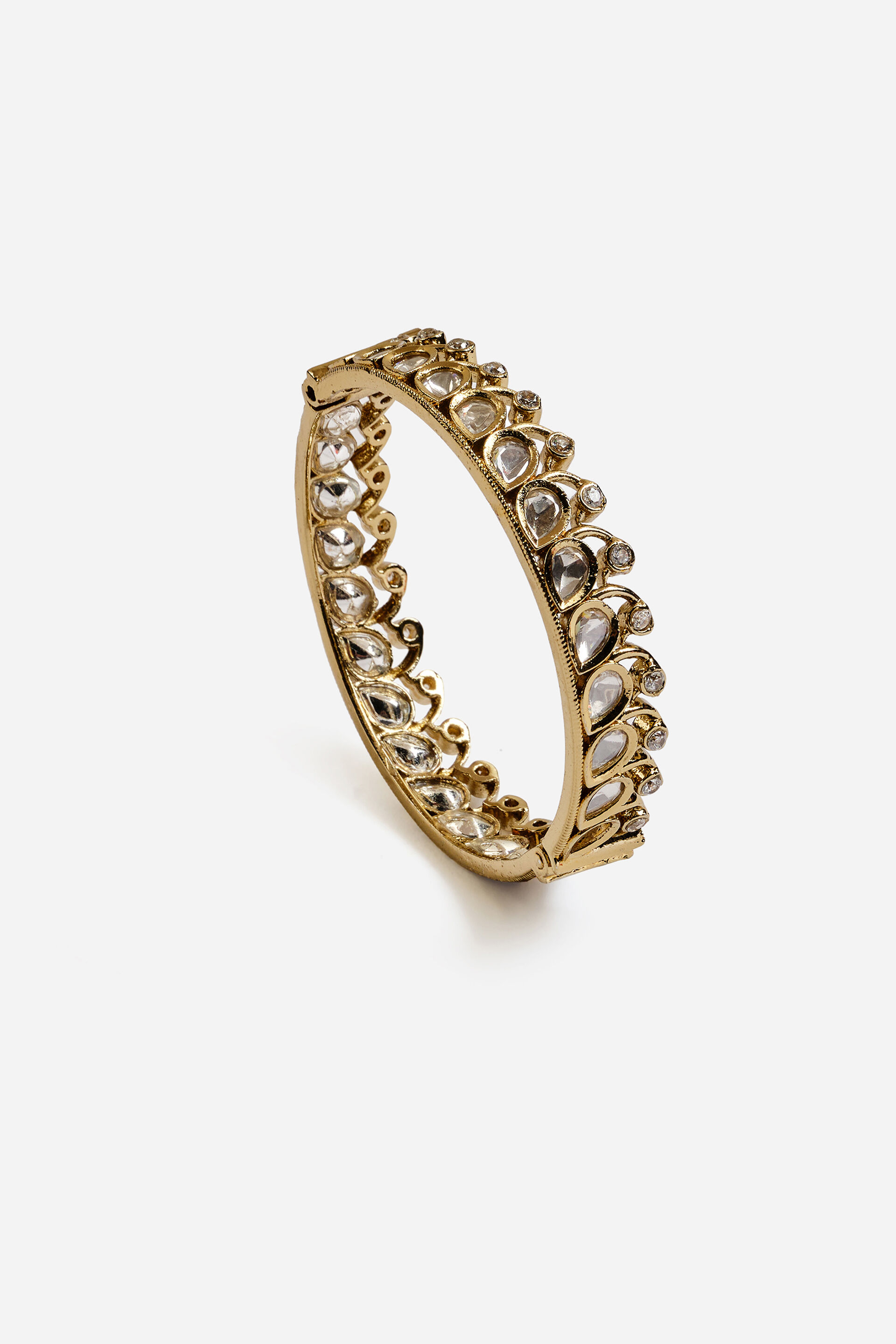 Buy The Tyohaar-waali Bangle Online In India at Global Desi 8909300110414
