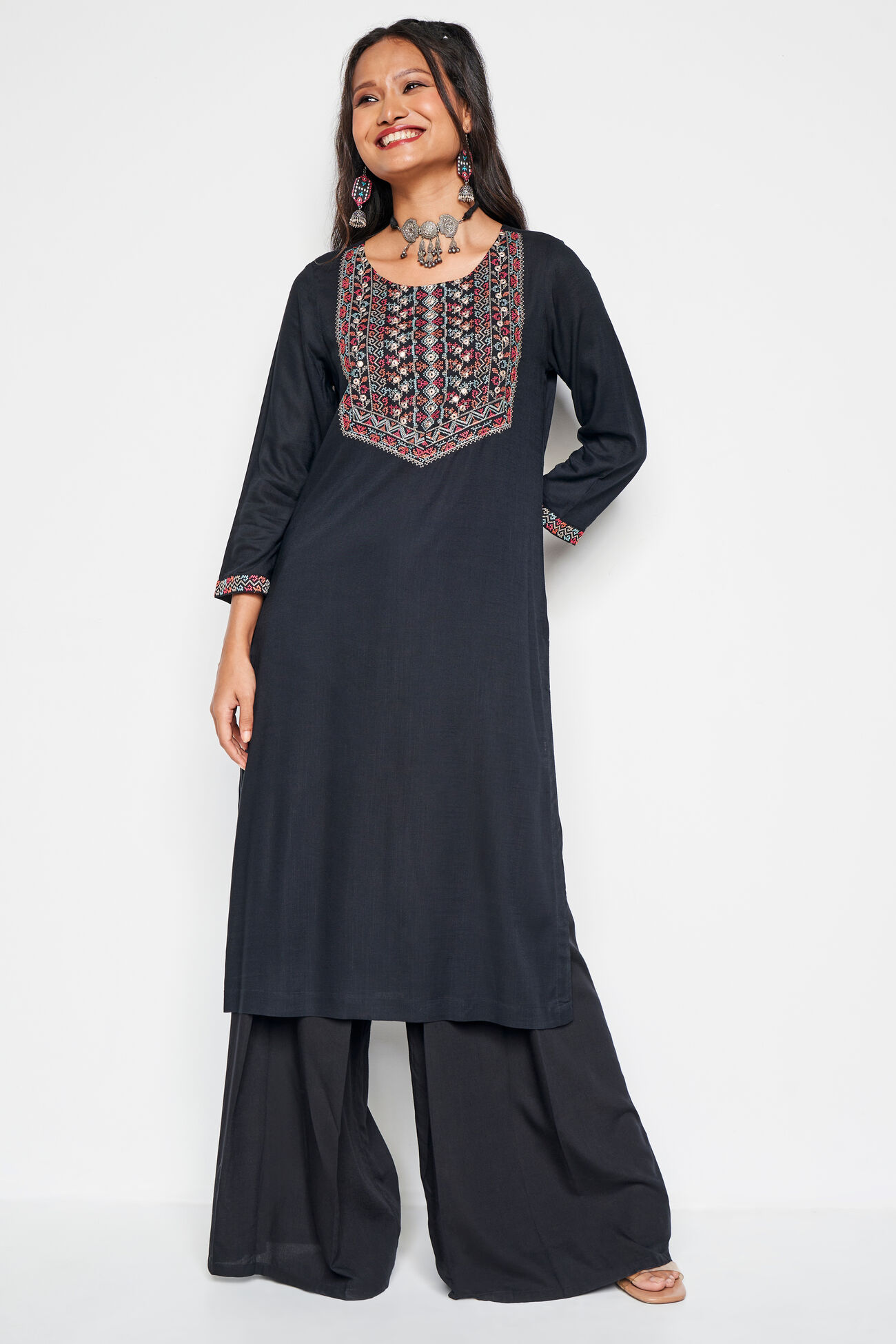 Buy our Black Solid Straight Kurta online from globaldesi.in SC ...