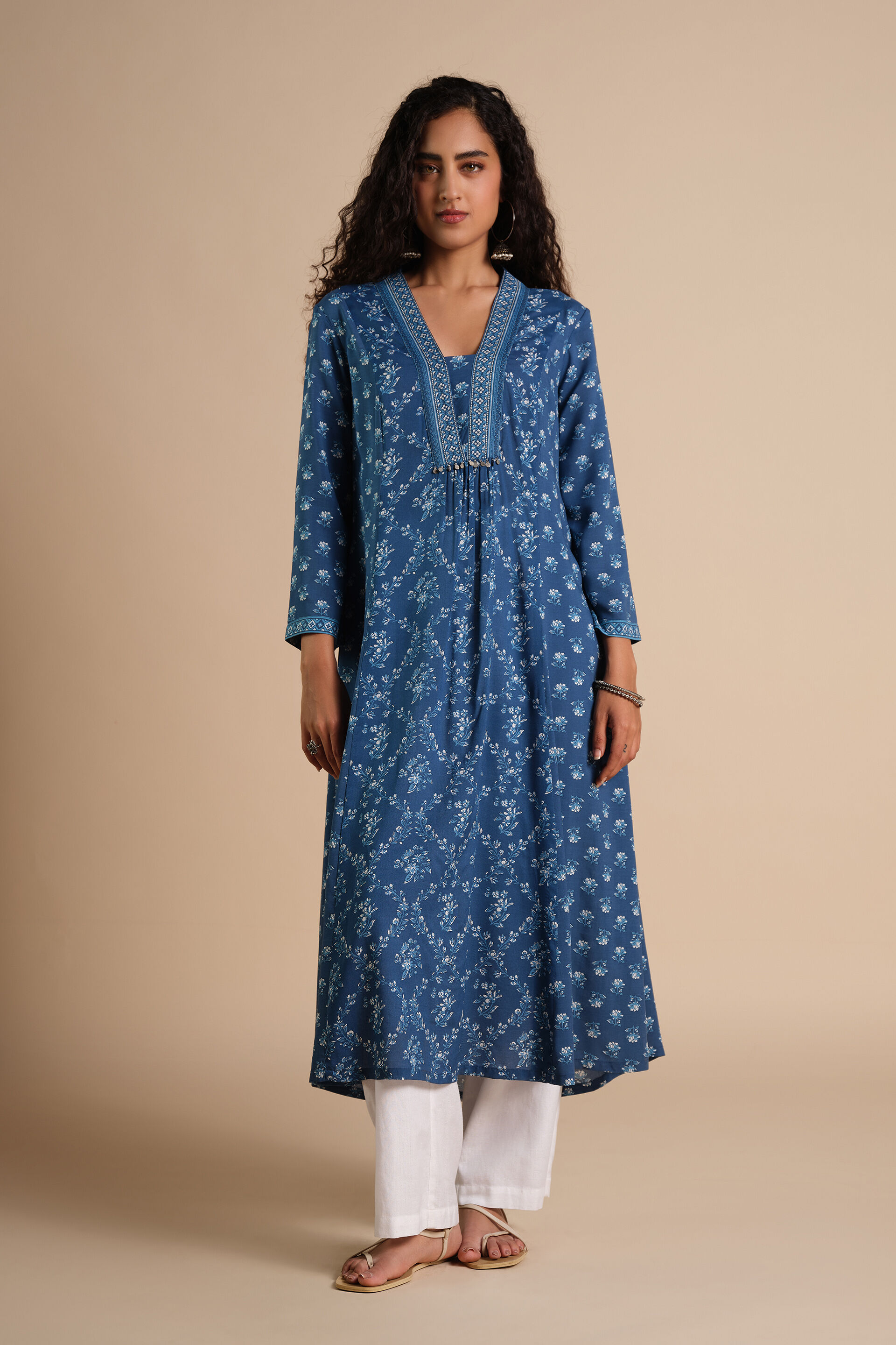 Buy Neela Phool Kurta Online for Women from Globaldesi S25H14KU_BLUE