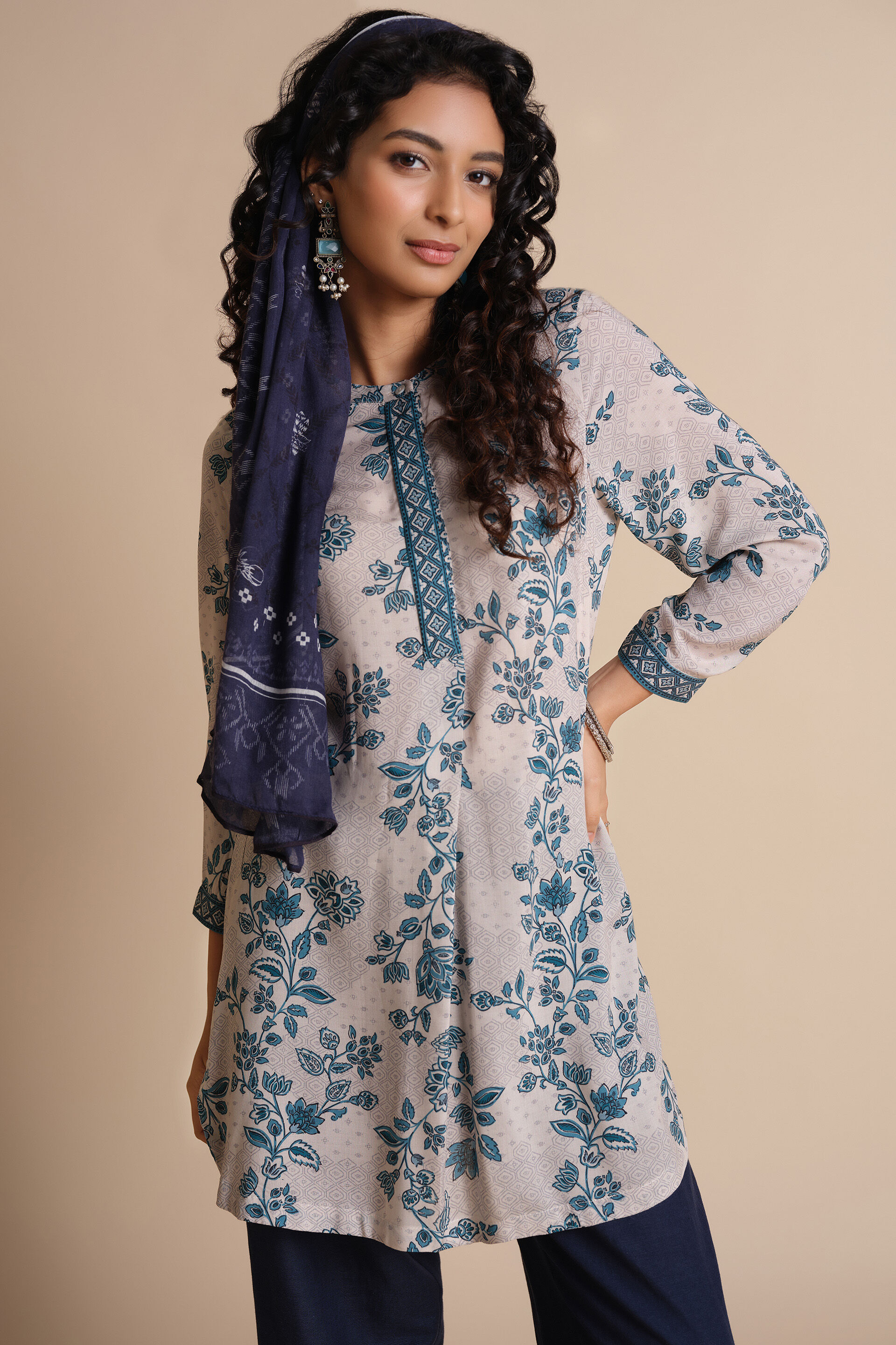 Buy Phool Patti Tunic Online for Women from Globaldesi S25H90TU_OFF_WHITE